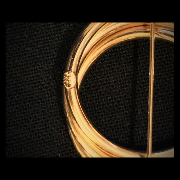 Tiffany & Co. | Jewelry | Tiffany 4k Gold Interlocking Loop Brooch | Poshmark
